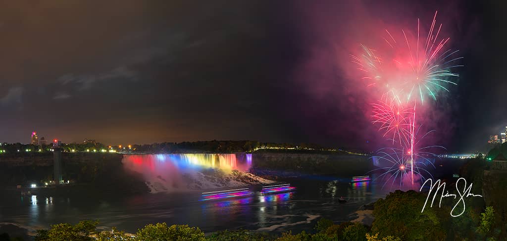 Niagara Falls Fireworks | Niagara Falls, Ontario, Canada | Mickey ...